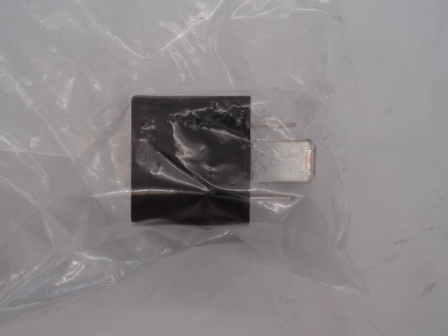 4100323c1 - RELAY fits JOHN DEERE