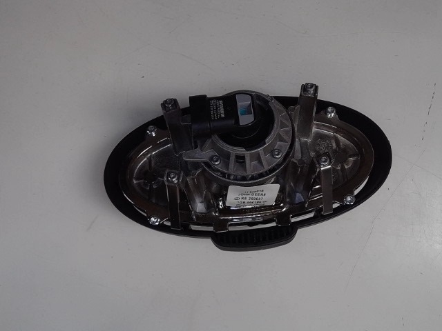 RE269637 - LIGHT fits JOHN DEERE | Price: $130.31